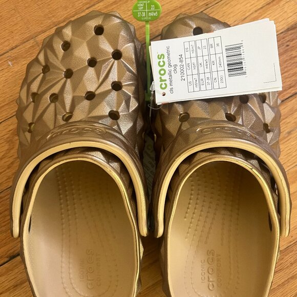 CROCS | Shoes | Crocs Gold Metallic Geometric Clog Womens 7 | Poshmark